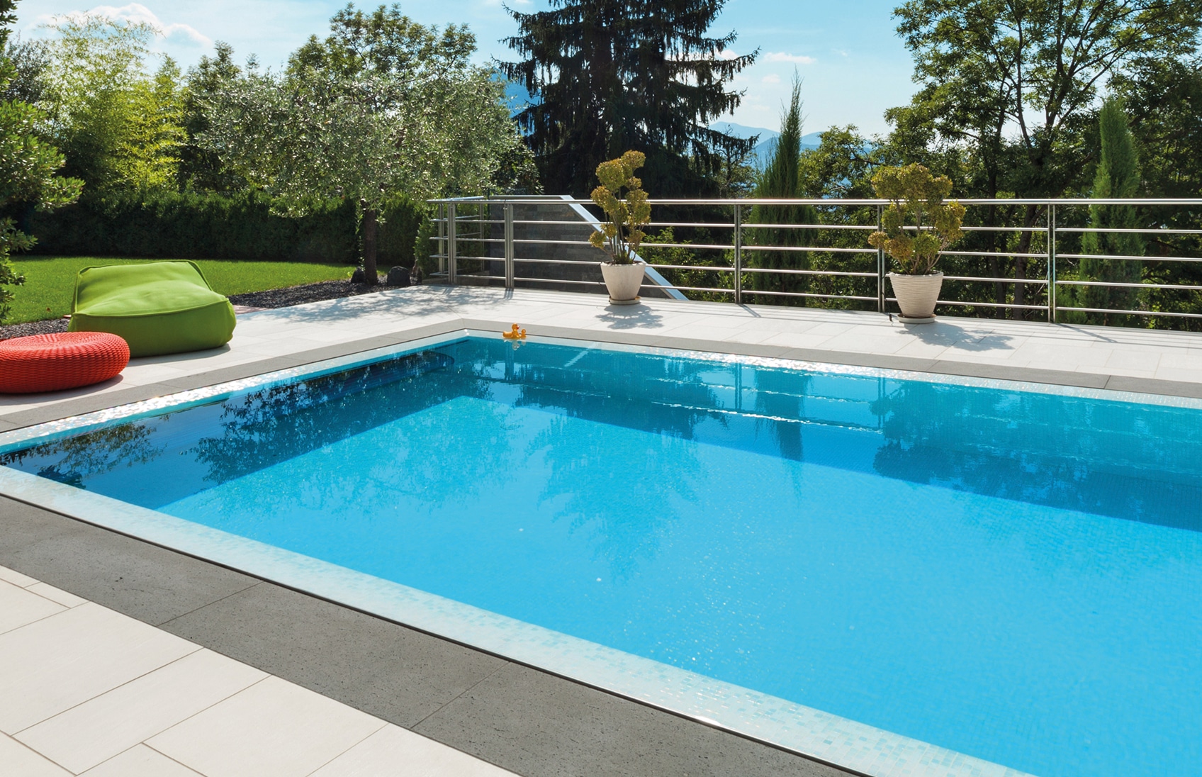 Piscine miroir en béton armé | Élégance absolue | Unibéo Piscines